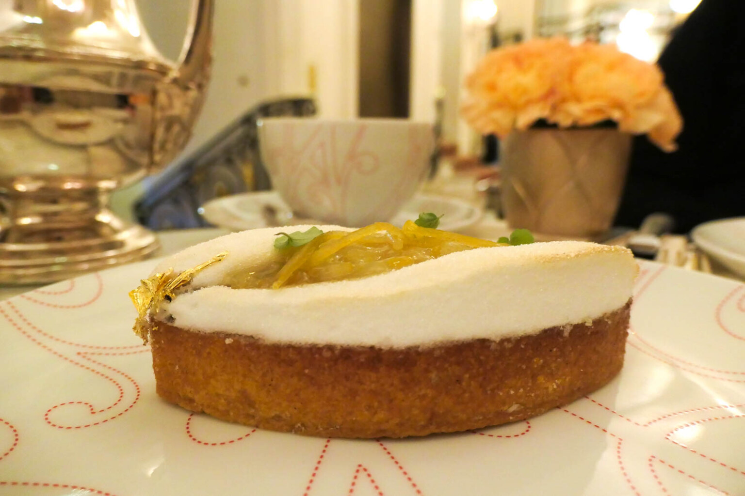 Le Goûter d’Angelo Musa dégusté à La Galerie, à l'hôtel Plaza Athénée ...